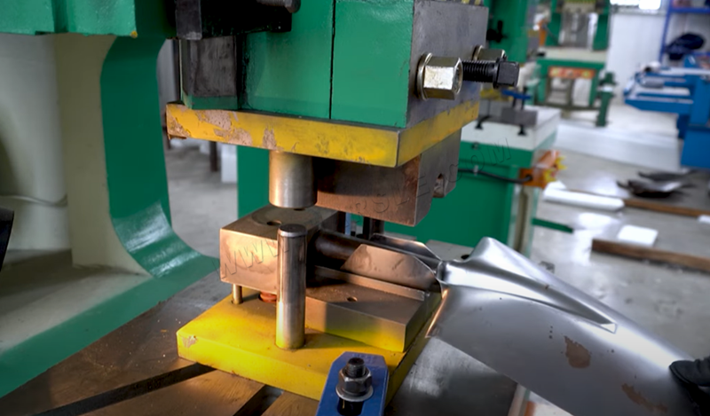 Explication des poinçonneuses - HARSLE